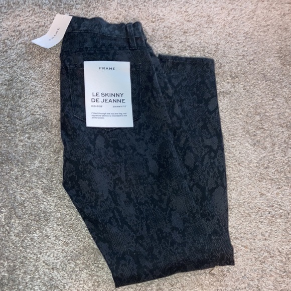 Frame Denim | Pants & Jumpsuits | Nwt Frame Le Skinny De Jeanna Python ...